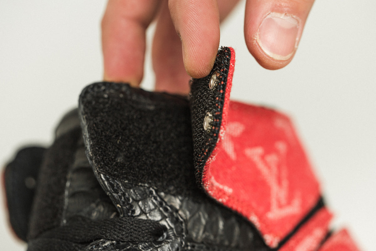 "Velcro" Jordan 1 – P.Avin